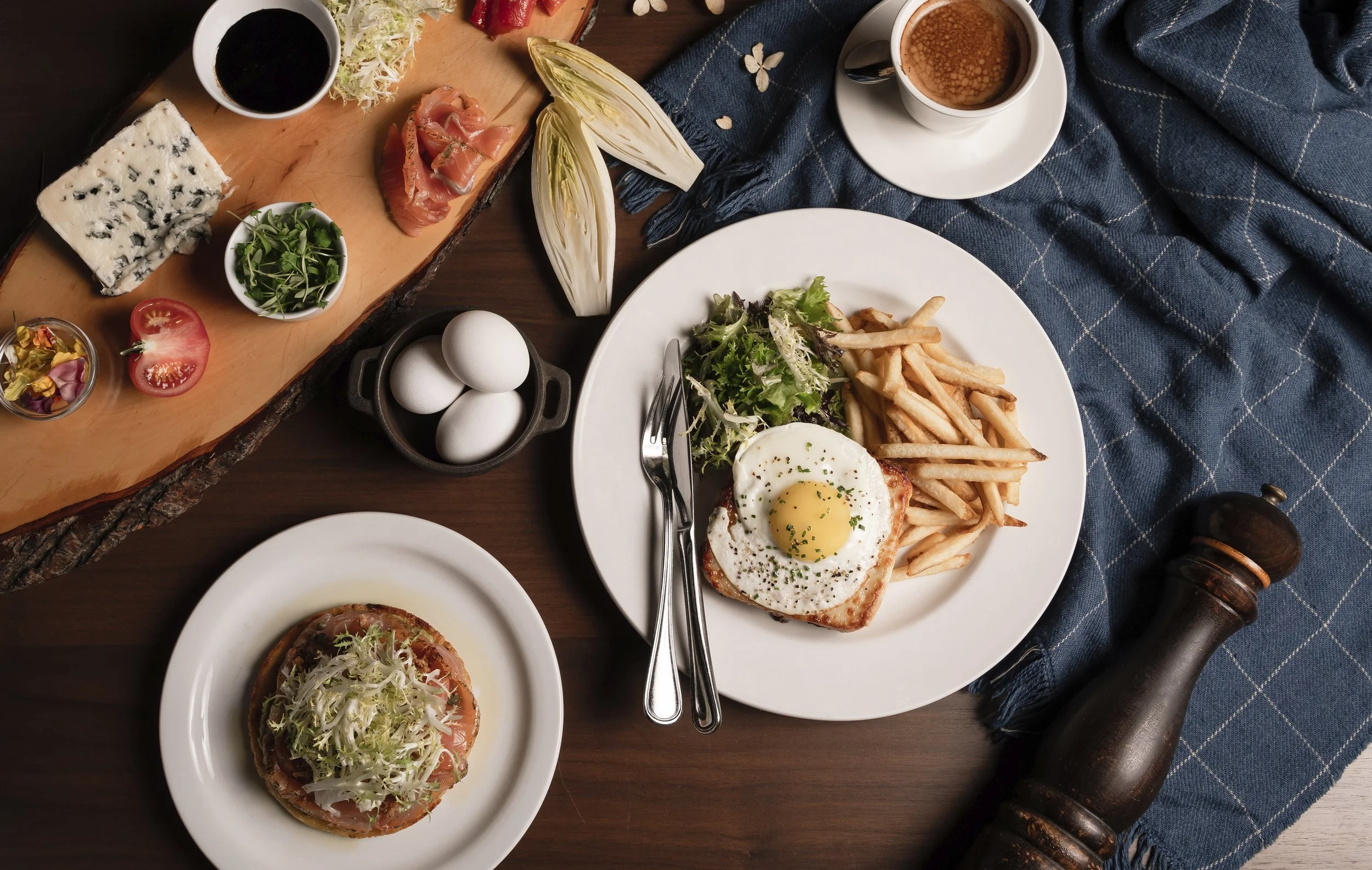 French Inspired Brunch, Happy Hour, and Dinner | West Vancouver