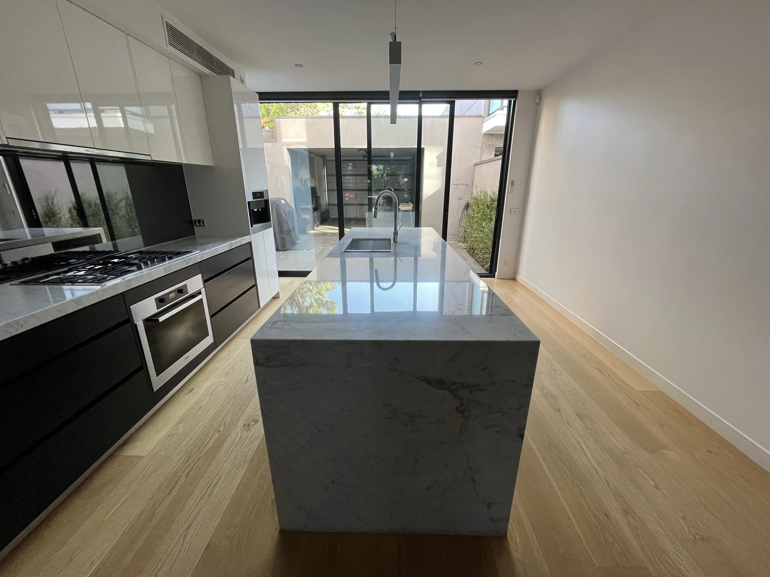 Marble Floor Polishing Melbourne | Marble Polishing | Shiny Stones
