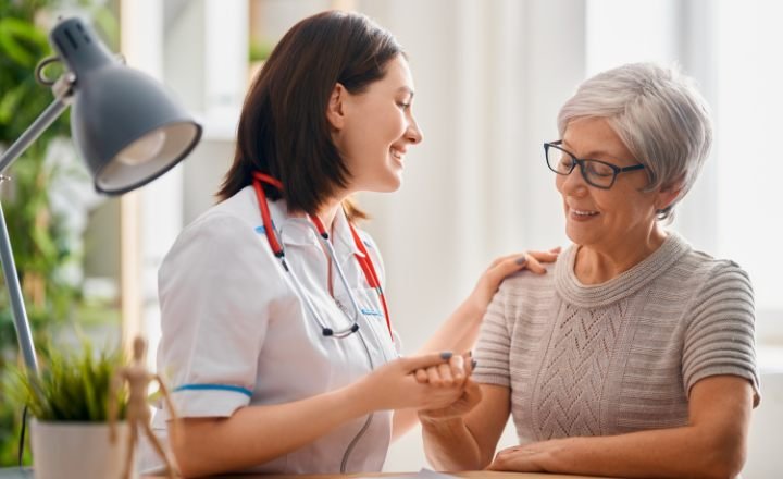 Payer-Specific Credentialing: Medicare vs. Commercial Insurance