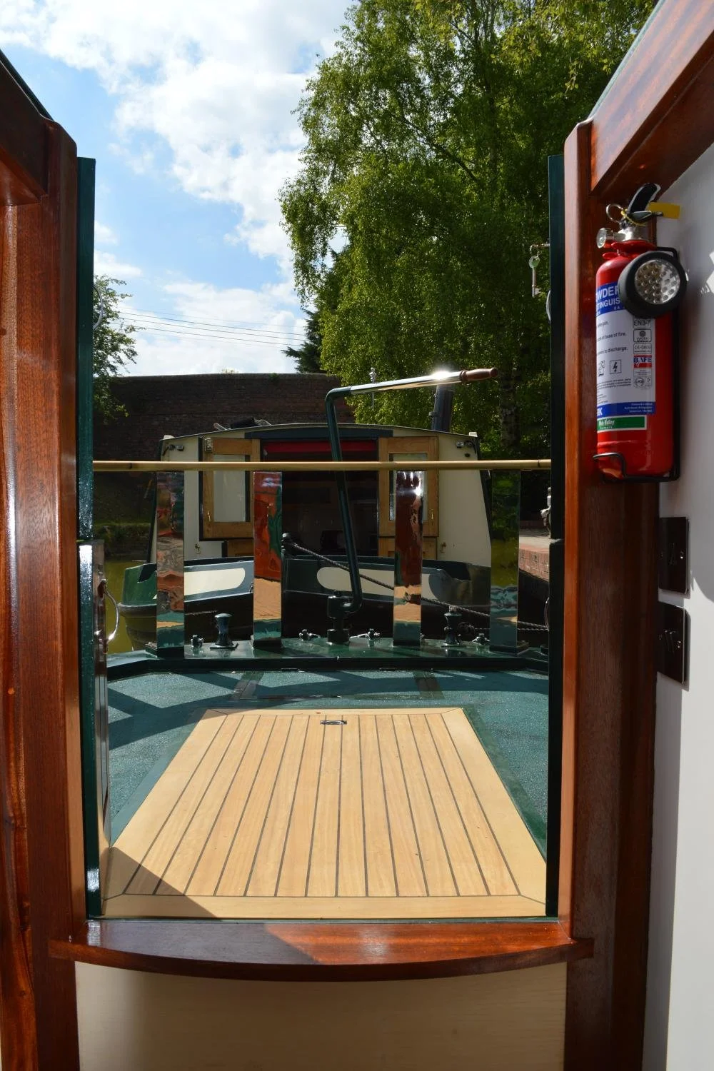 Moonshine Luxury Barge — CRUISE ENGLAND