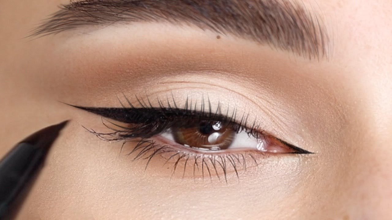 17 Eyeliner Looks to Transform Your Eyes — The WALK Mag