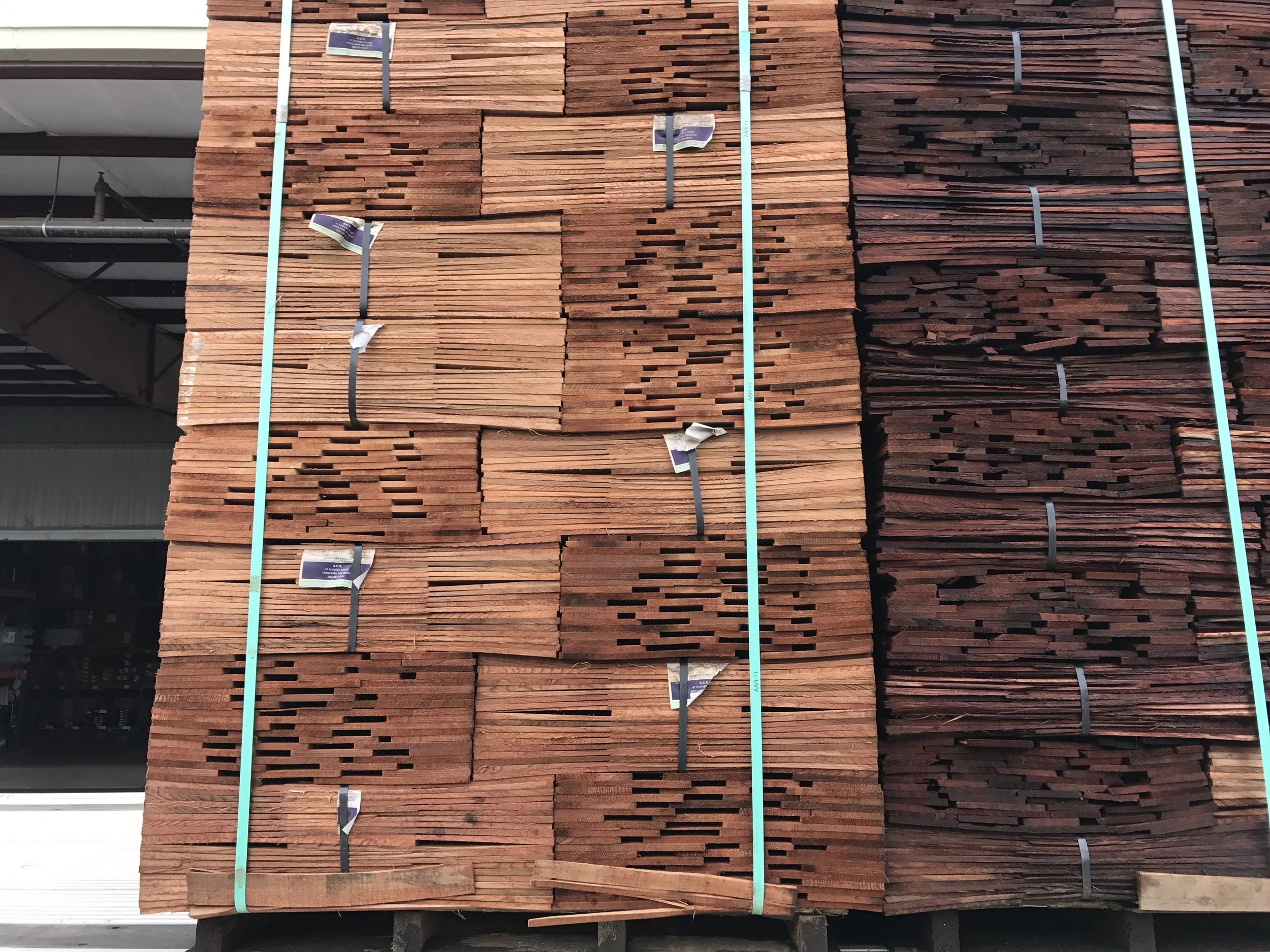 Western Red Cedar shakes and shingles — Cedarwood