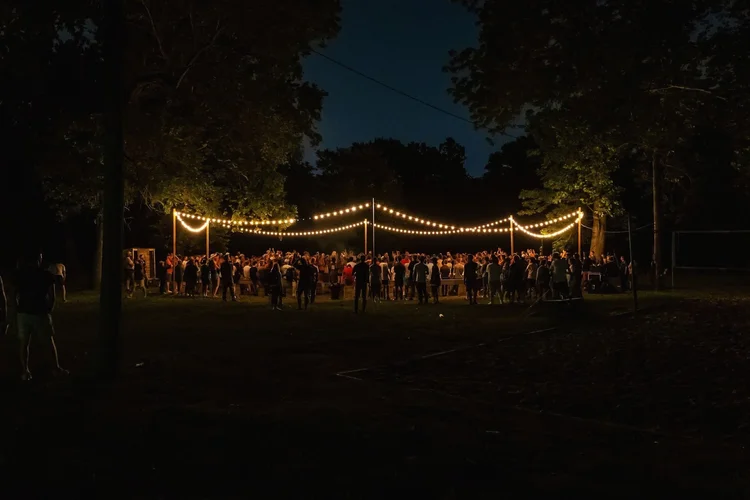 https://www.thecampbytheriver.com/