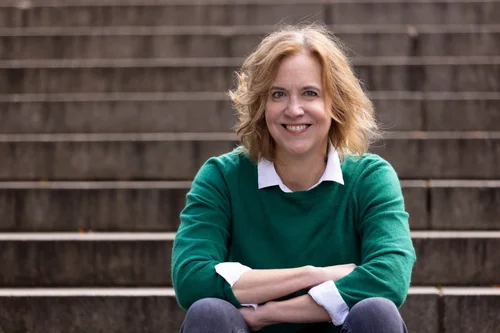 KIM BARKER