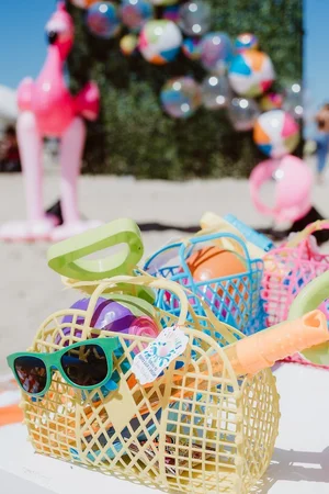 Celebrate Your Summer Birthday in Style with These Trendy Party Decor ...