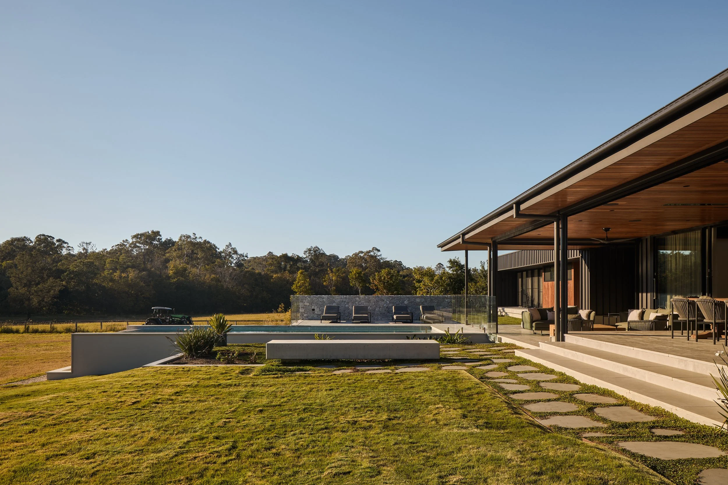 Brookfield House - Upper Brookfield, Qld — Lightbody Architects