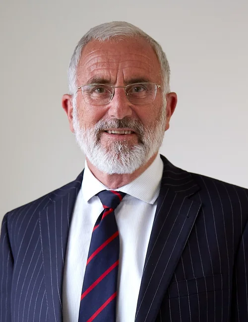 Mark Russell — Helmores Lawyers