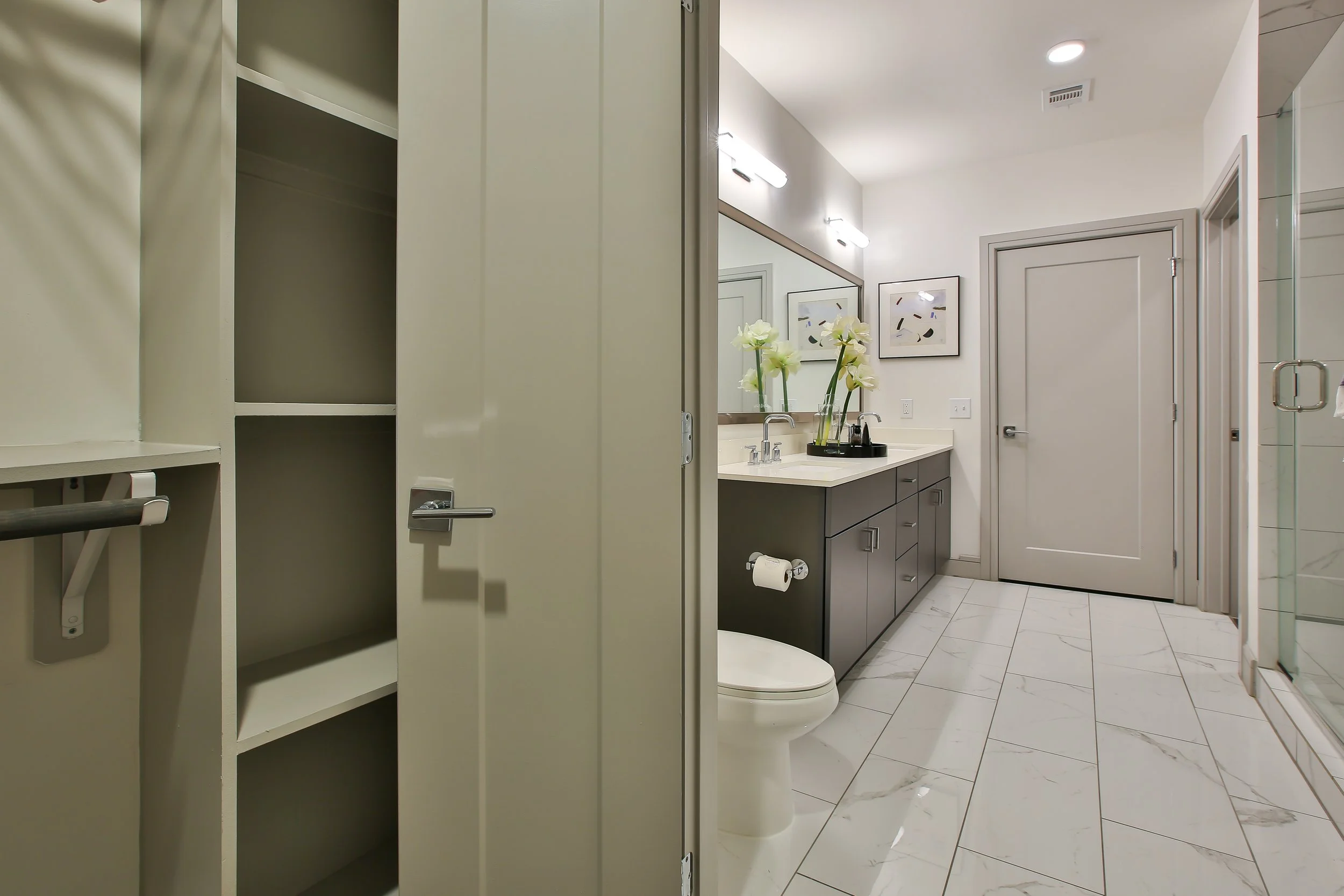 South Main Building - 1&2 BDRM Luxury Apartments - TMC - Houston, TX