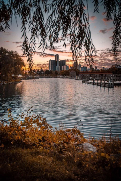 Milliken State Park Lighthouse and Harbor in Detroit, Michigan: Things ...