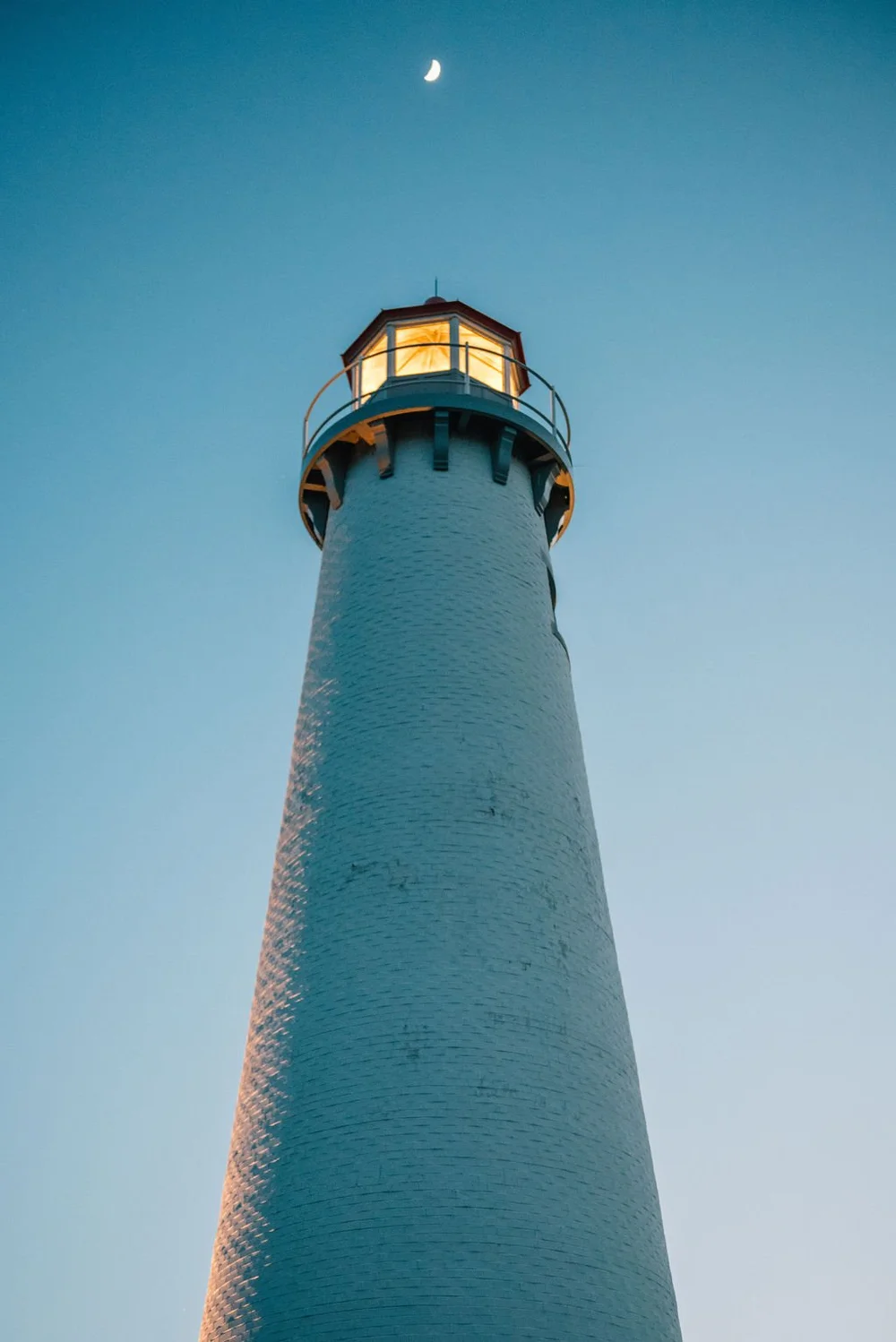 Milliken State Park Lighthouse and Harbor in Detroit, Michigan: Things ...