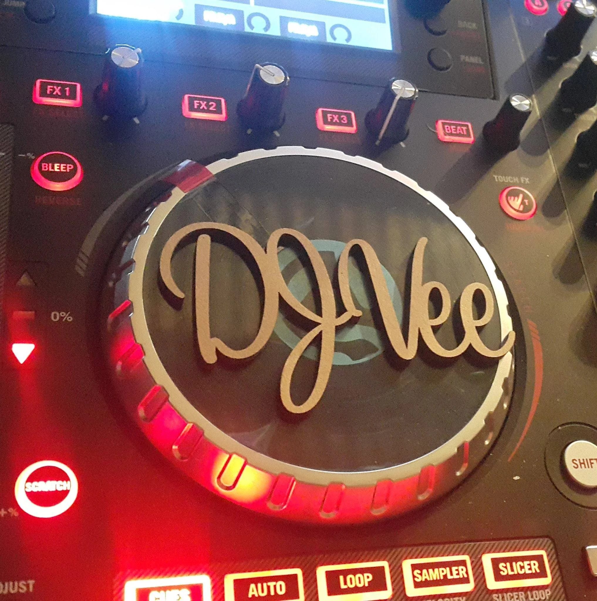 DJ Vee Central Queensland Australia Mobile DJ Service
