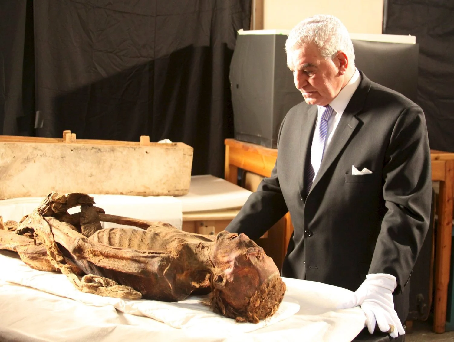 Bio — Dr Zahi Hawass | Egyptologist & Archaeologist - Scholar, Lecturer ...