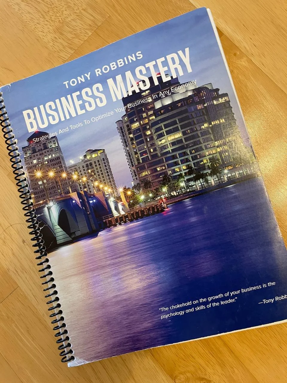 10 Powerful Lessons From Business Mastery by Tony Robbins — SEO With ...