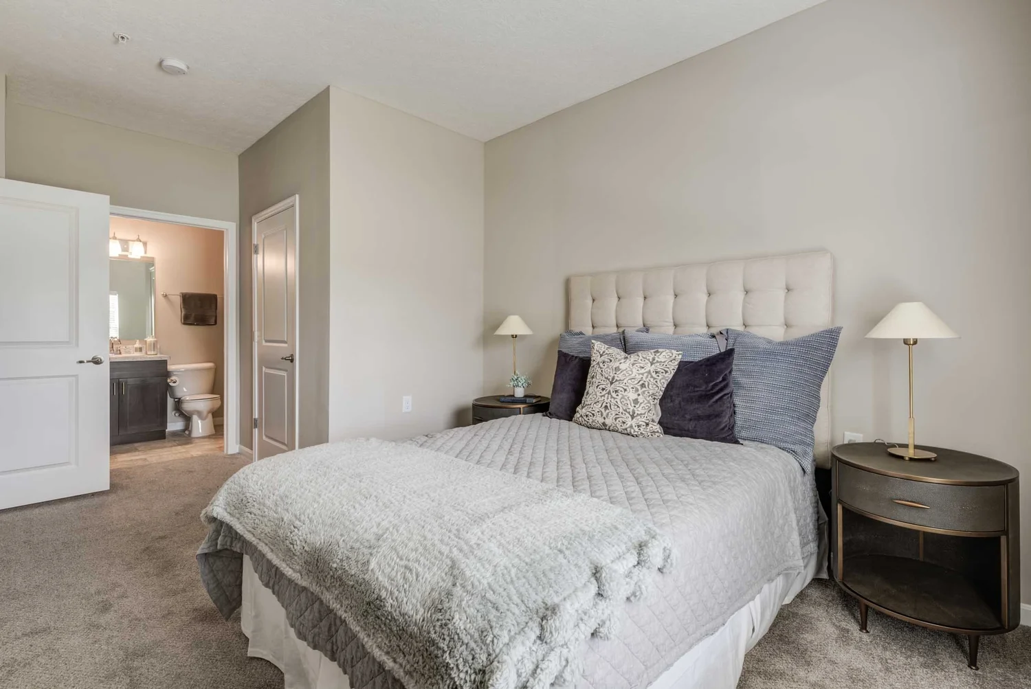 Columbus Apartment Gallery — The Stratton