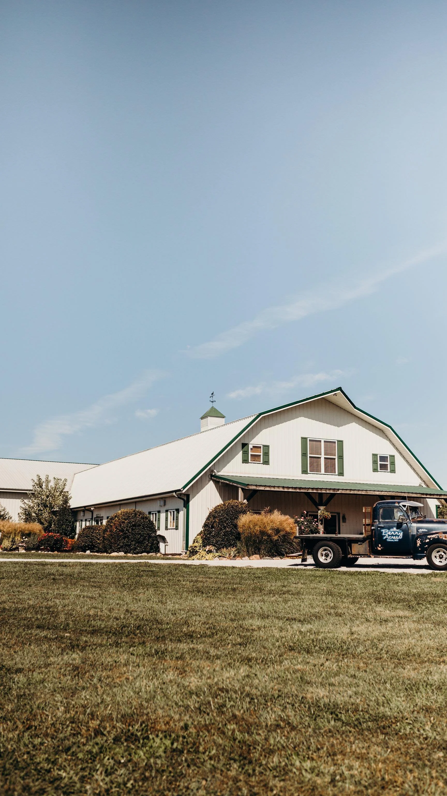 Berry Acres Gallery — WedKC - Berry Acres | Kansas City Wedding Venue ...