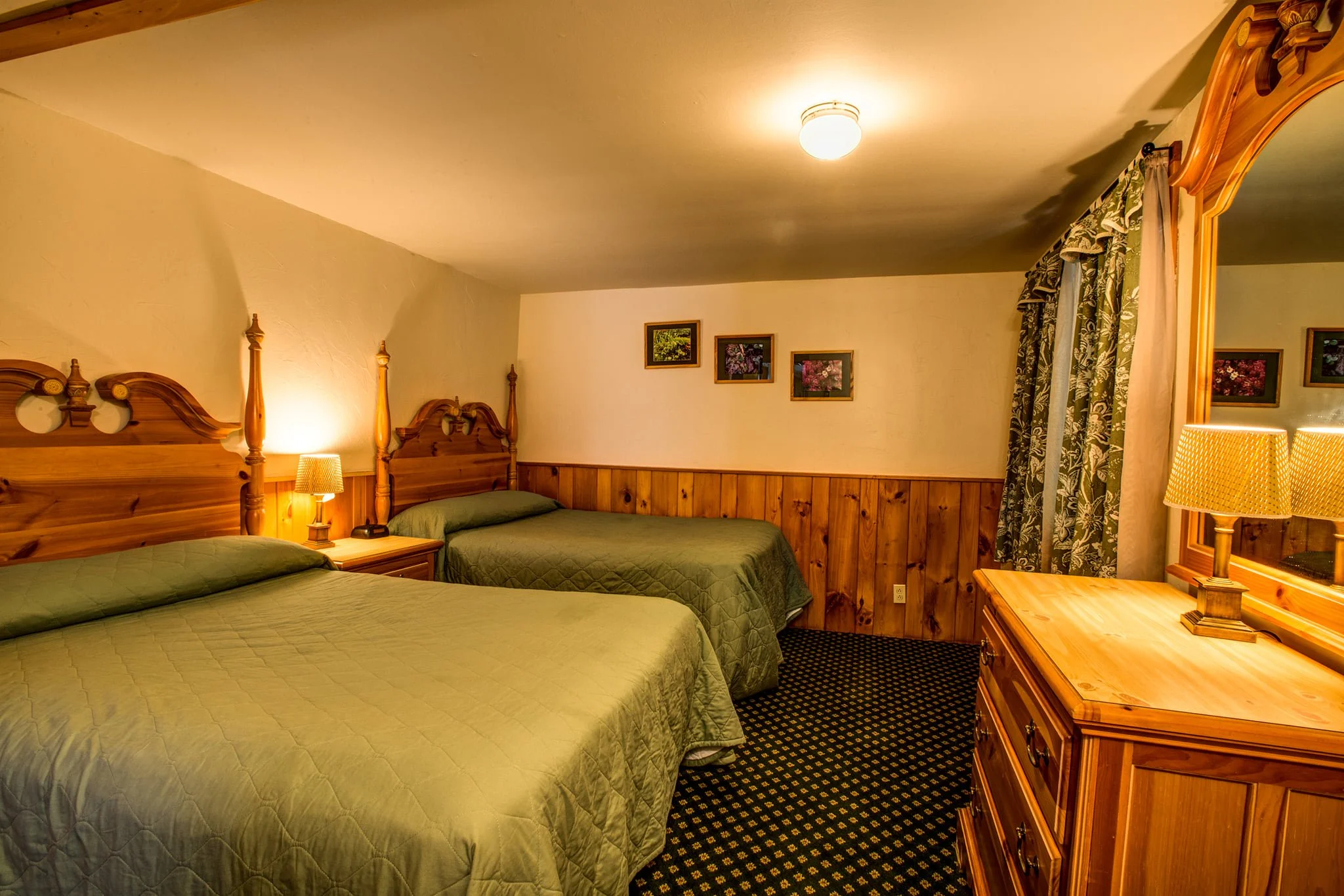 Standard Rooms, Suites, and Efficiencies — Wildwood on the Lake