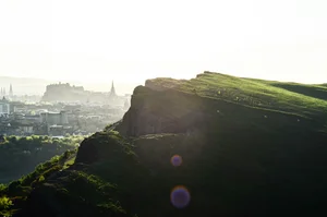 Edinburgh Weather Guide: Best Times to Visit & What to Pack — EDI Tours