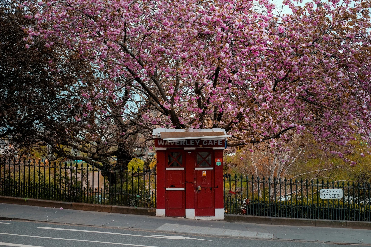 Edinburgh Weather Guide: Best Times to Visit & What to Pack — EDI Tours