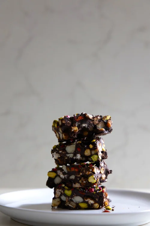 PREBIOTIC CHOCOLATE CHICKPEA BARK — Dr Emily Prpa