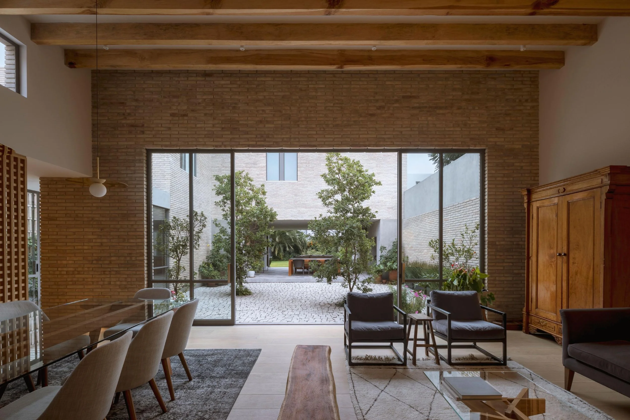 Mika House | The Radical Project