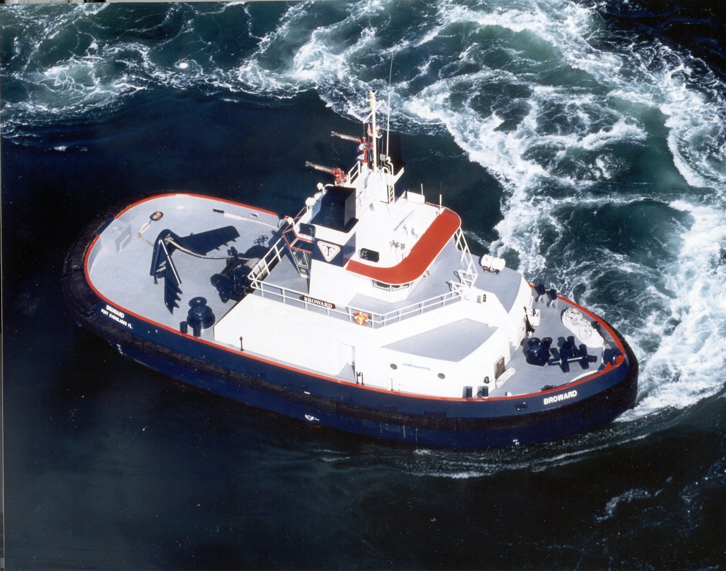 Ship Handling Tug Design | Marine Engineering for Harbor Assist, Escort ...