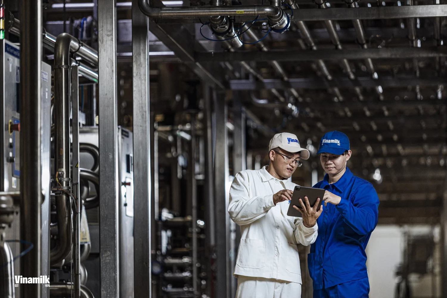 VINAMILK - HUMAN, FACTORY & FARM — HAI-TÁM-HAI