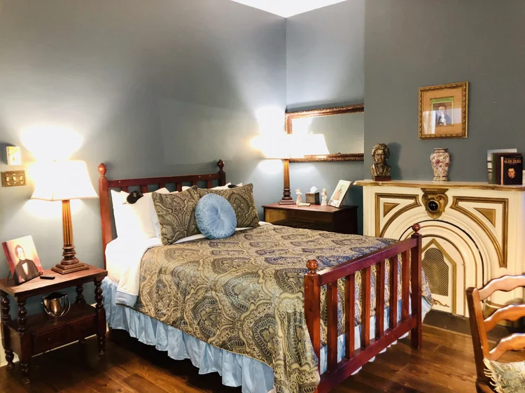 Rooms & Rates — Symphony Hotel
