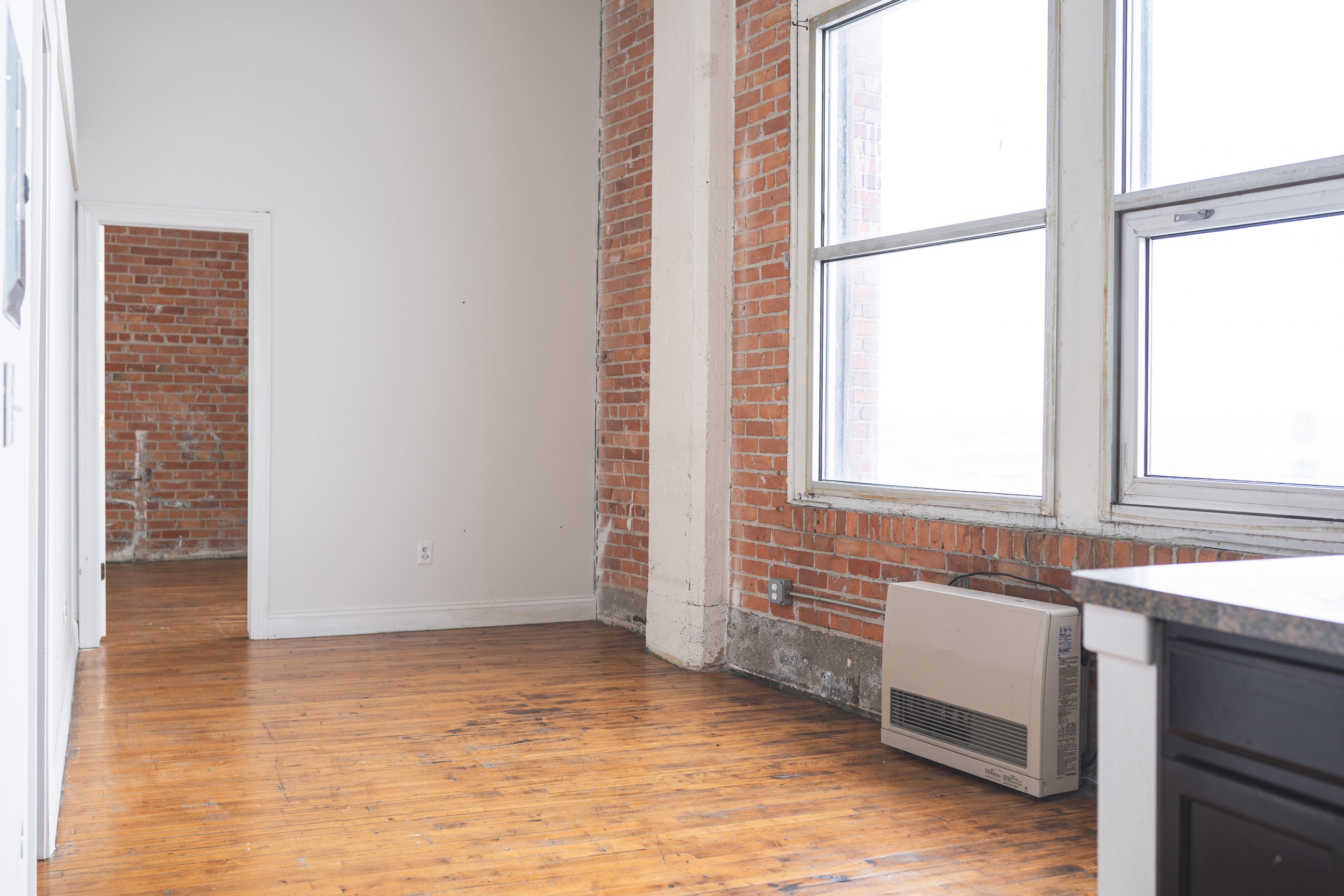 Hudson's Lofts - 1 Bed 1 Bath 402 — Loft Place