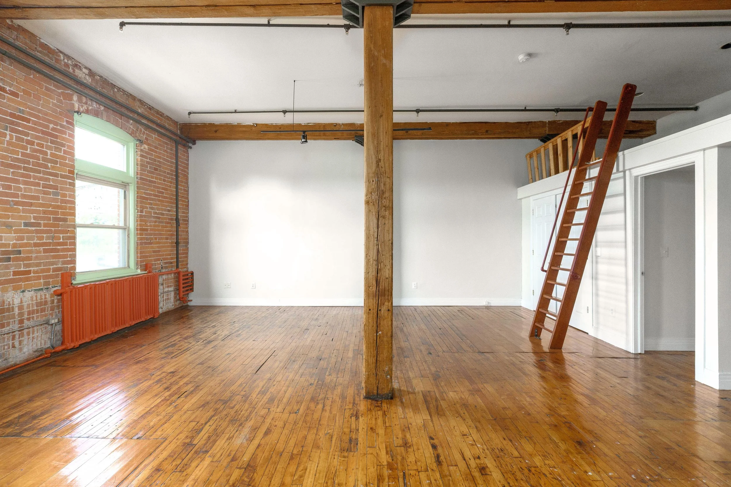 Milwaukee Park Detroit Studio 206 — Loft Place