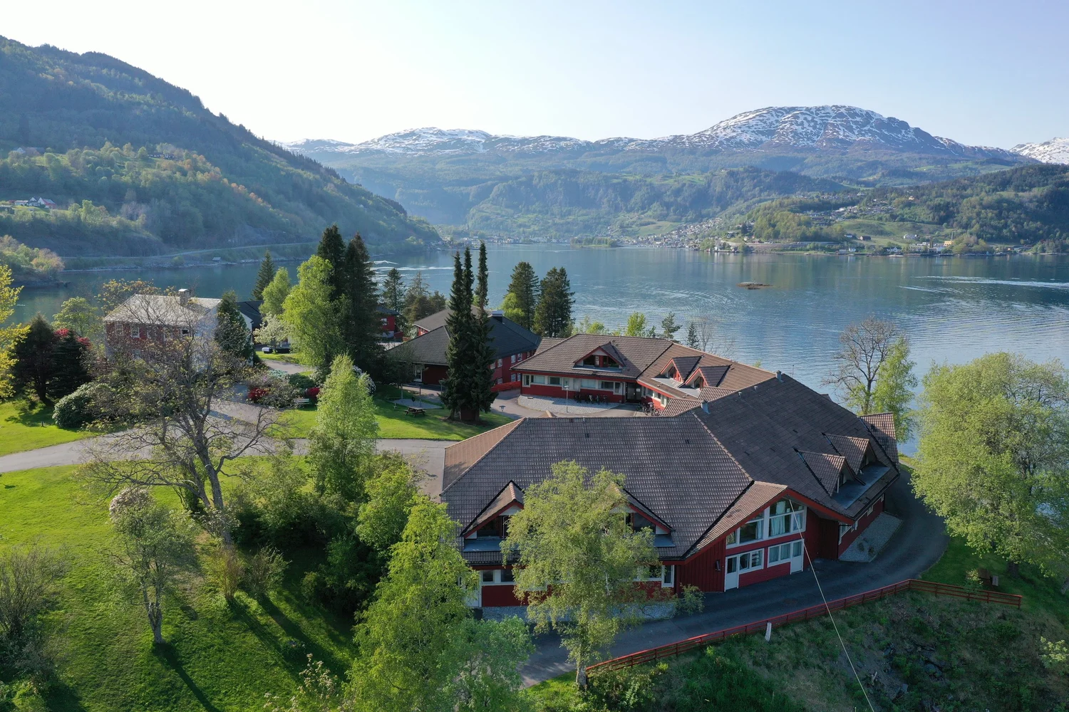 Internat og skulebygg — Framnes KVGS