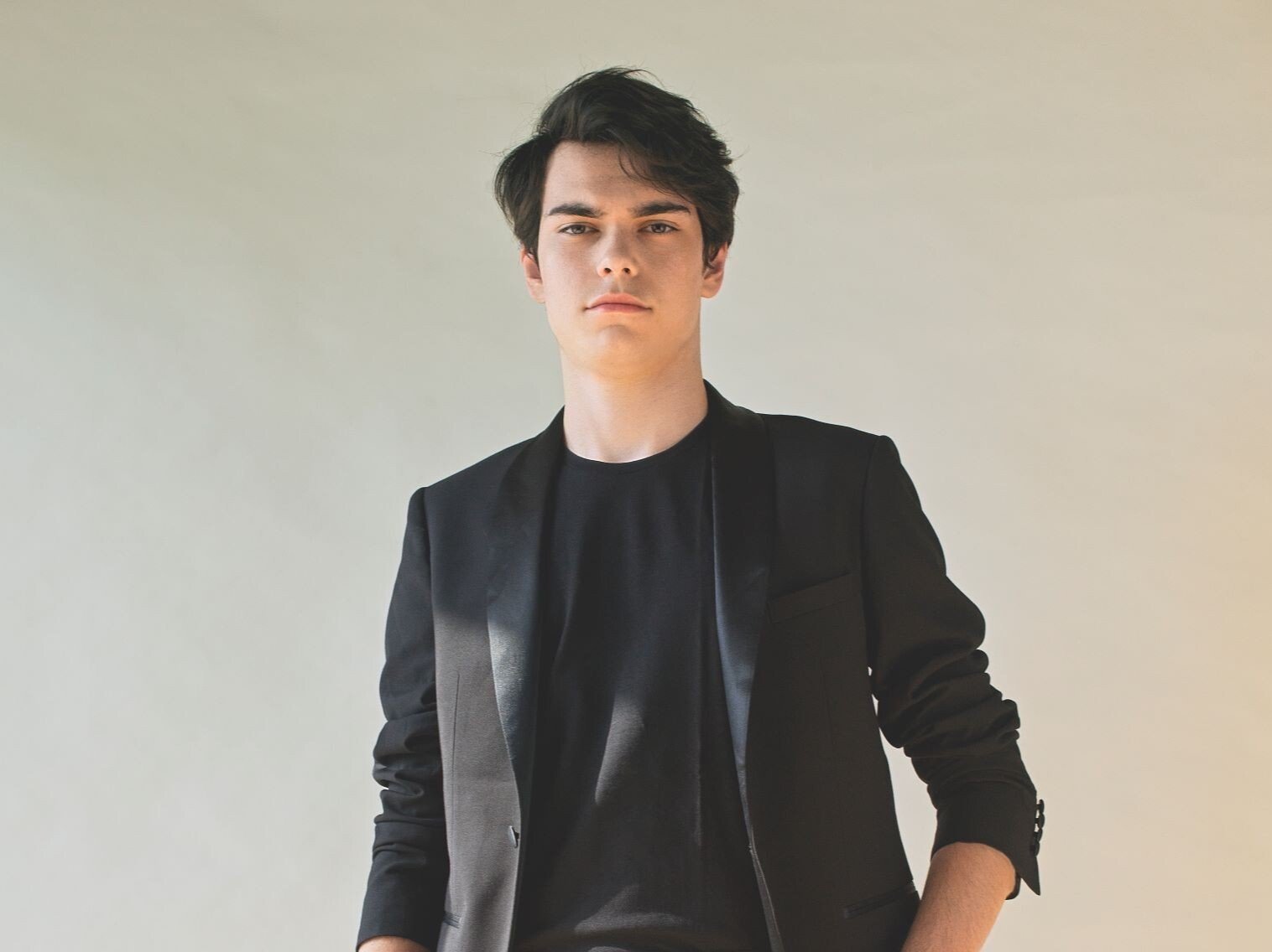 Tom Borrow — SHELDON ARTISTS