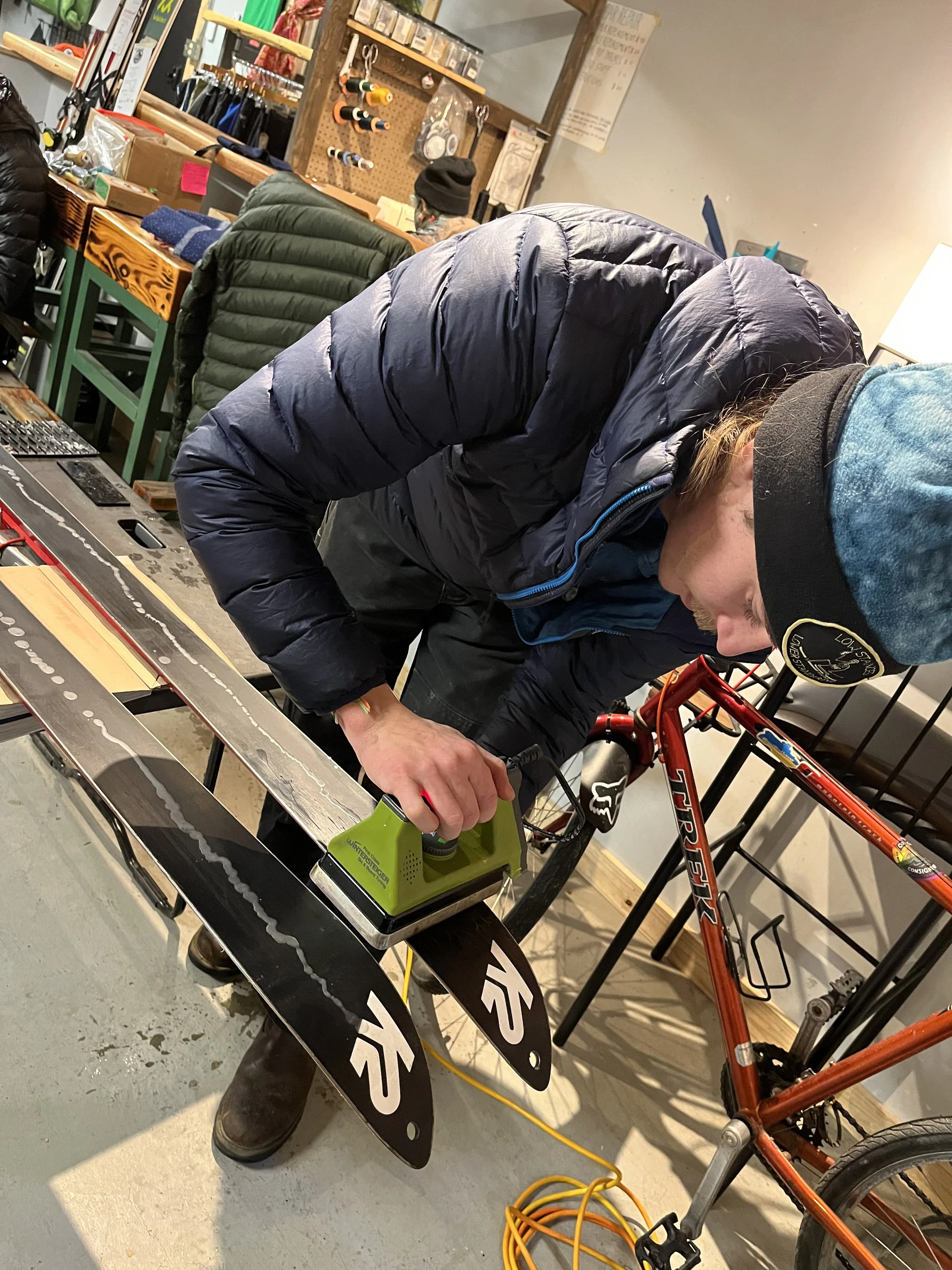 COMMUNITY REPAIR — Waste Loop