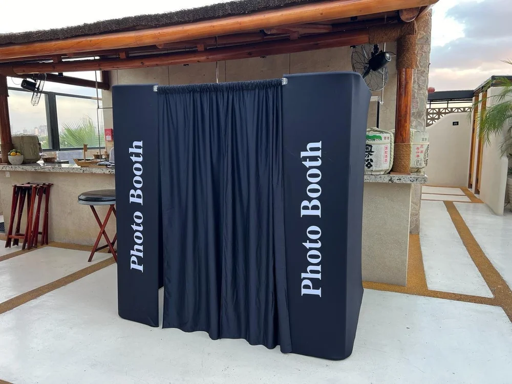 Selfie Snapz dubai | Dubai's Biggest Photobooth Rental Company