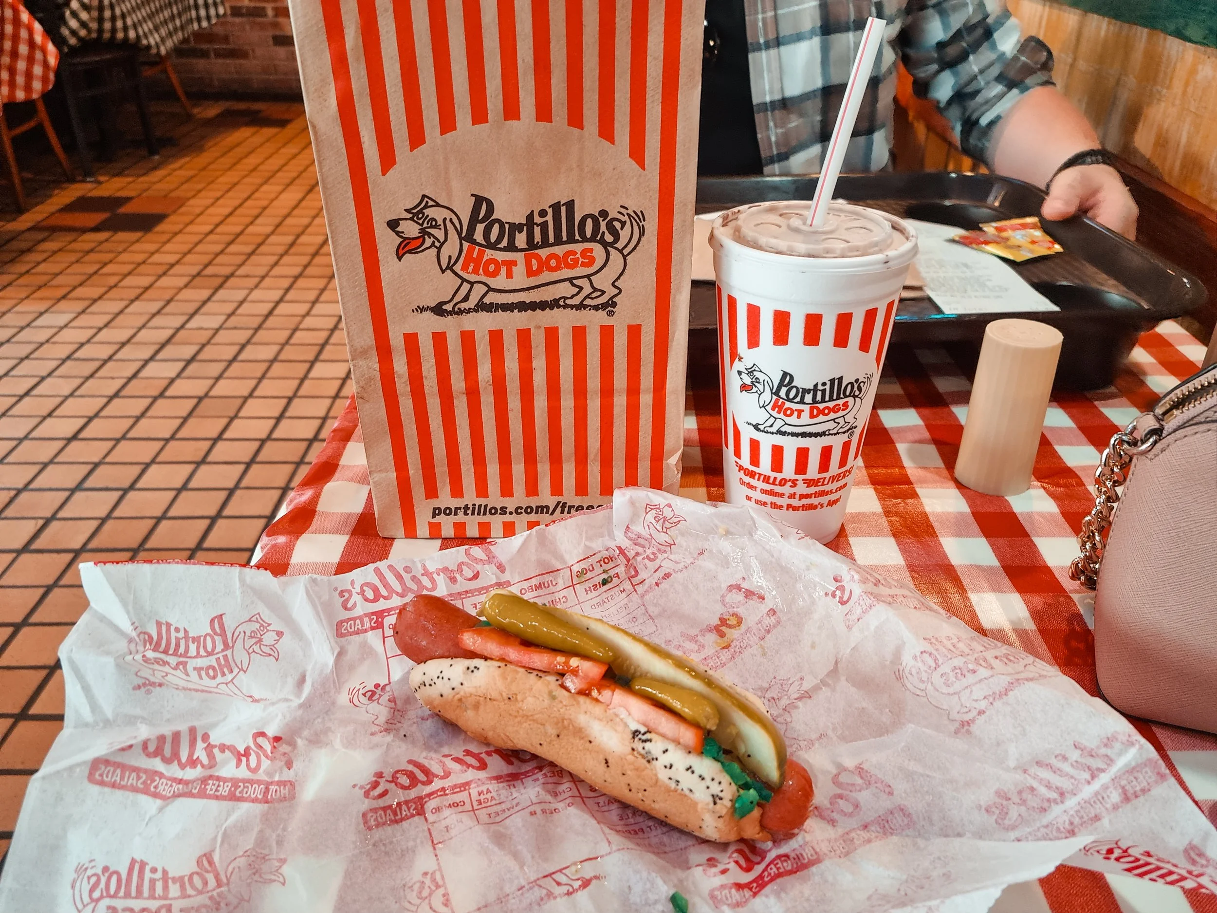 Trying Chicago’s Most Iconic Foods — Surviving Stateside