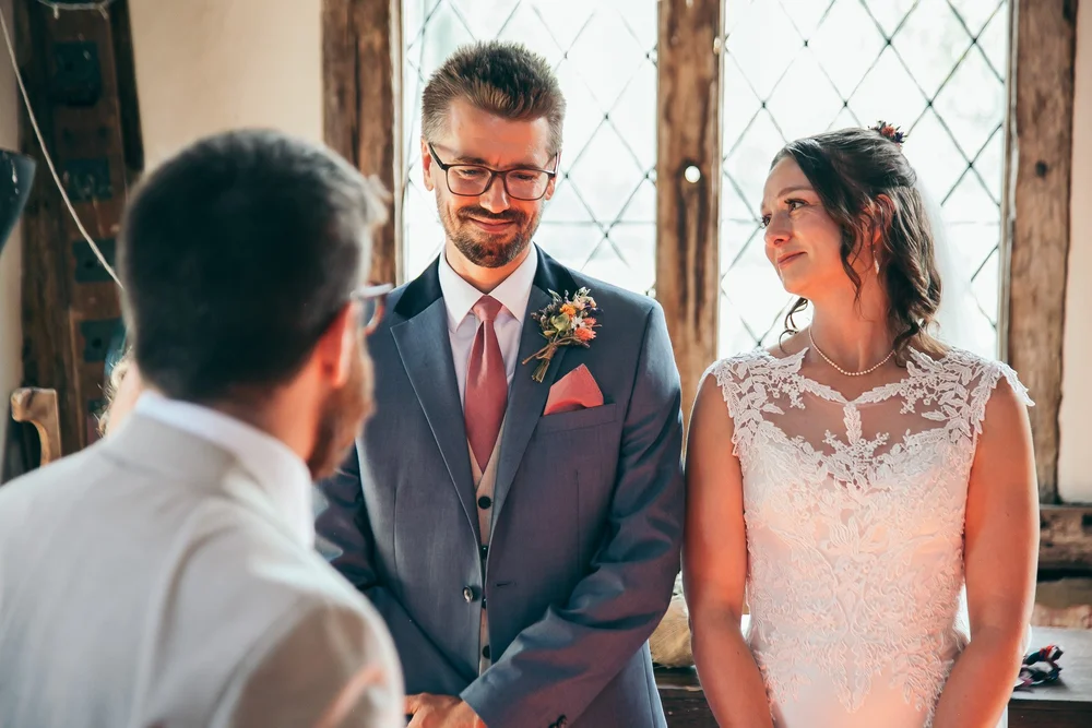 PRETTY WEDDING STUDIOS - Wedding photo & wedding video packages