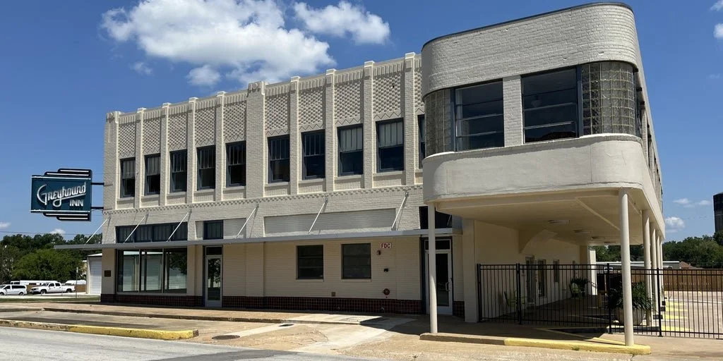 2024 Winner: Andy Bergfeld and Kent Boozer, 311 N. Bois D’Arc Ave ...