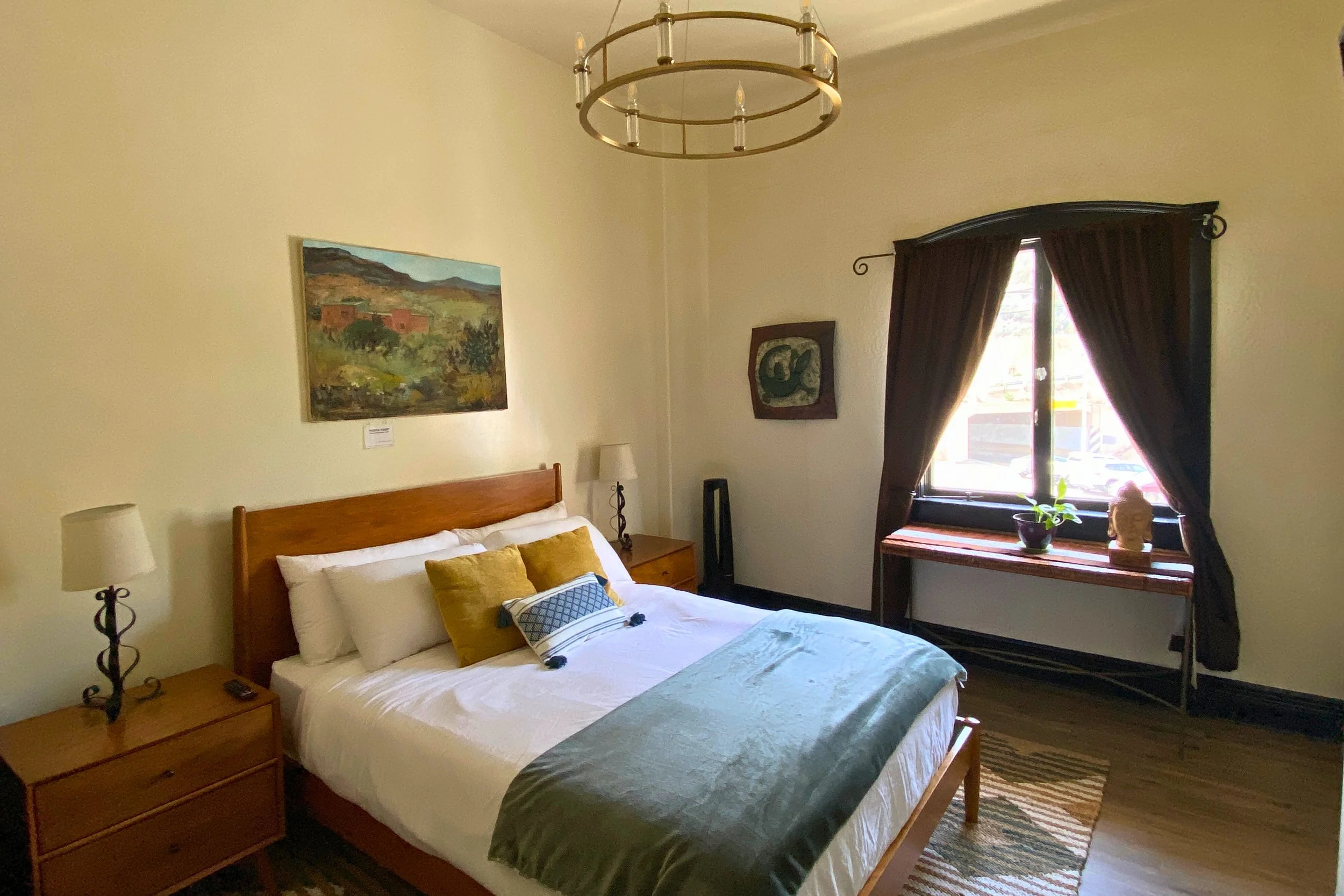 Amenities — The Block Hotel