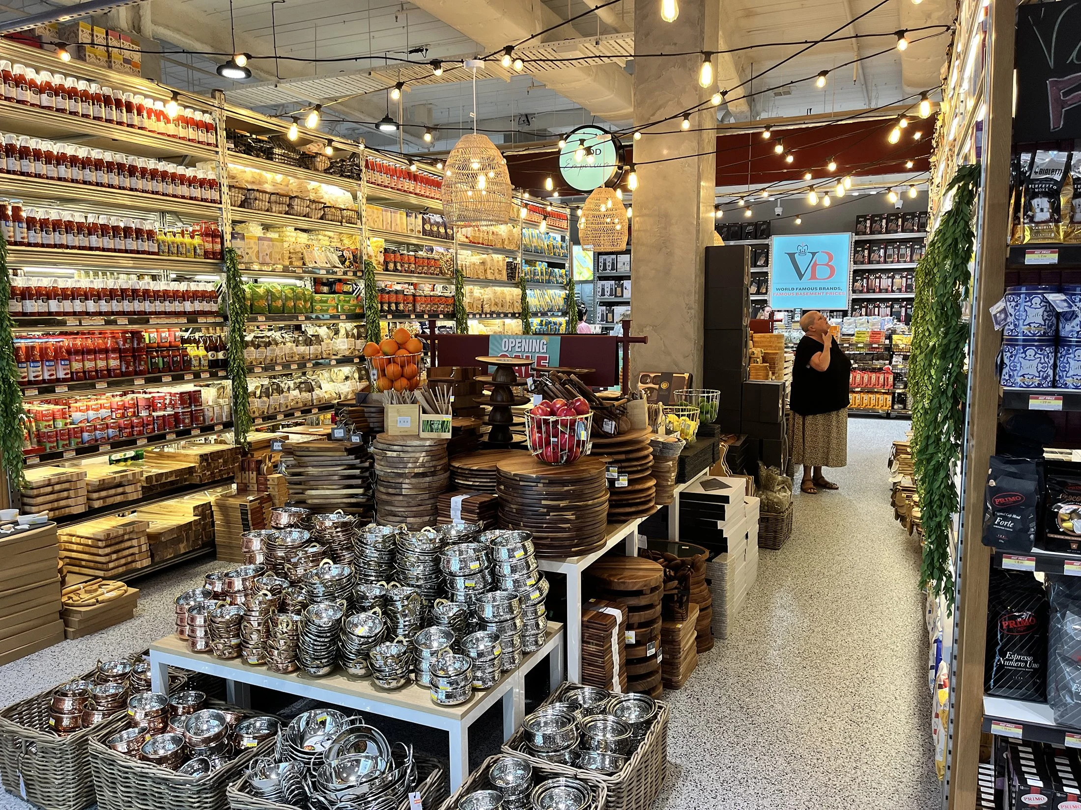 Victoria's Basement: Queens Plaza Flagship — Global Custom Retail