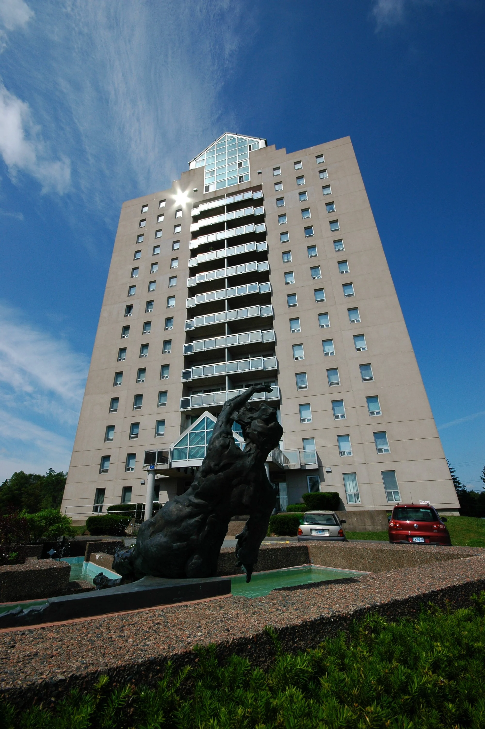 the horizon — Horizon Court