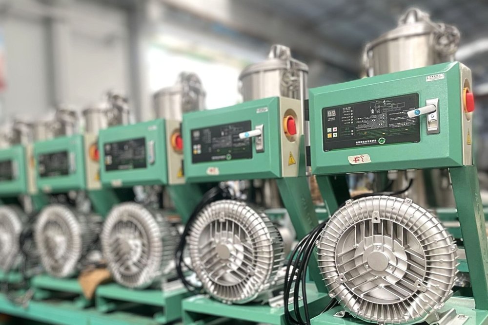 Auxiliary Machines for Plastics Processing — Wensui | Auxiliary ...