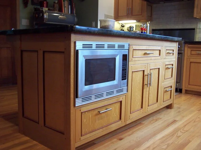 Kraftmaid Quarter Sawn Oak Cabinets