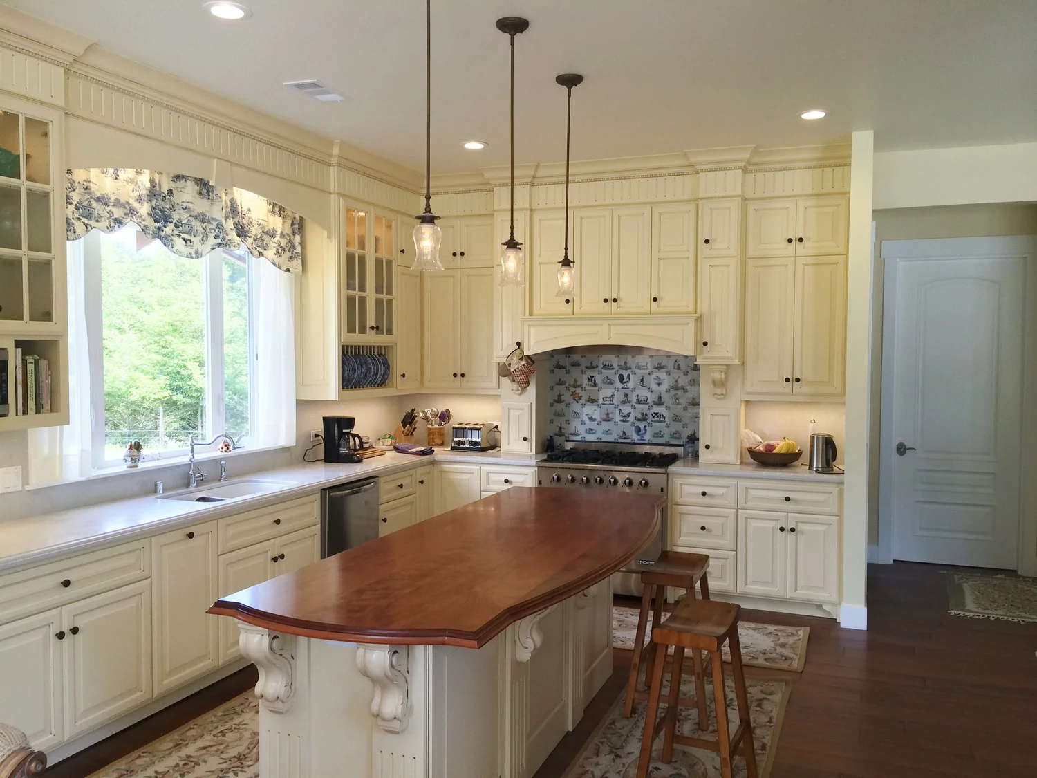 Painted Cabinets — Forbes Cabinets