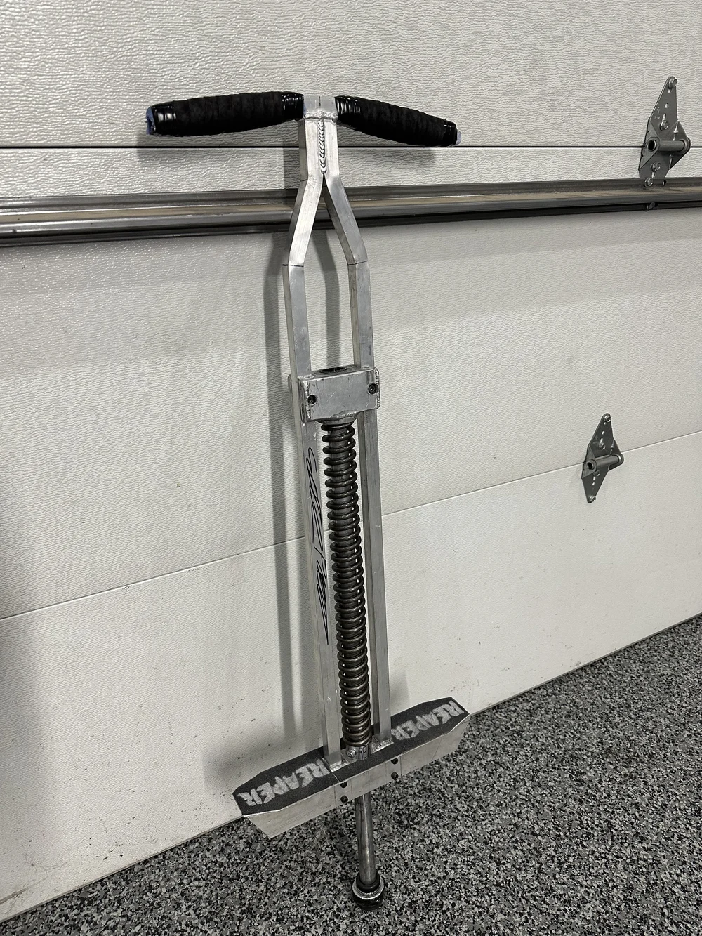 NSG Grom Pogo Stick — Xpogo