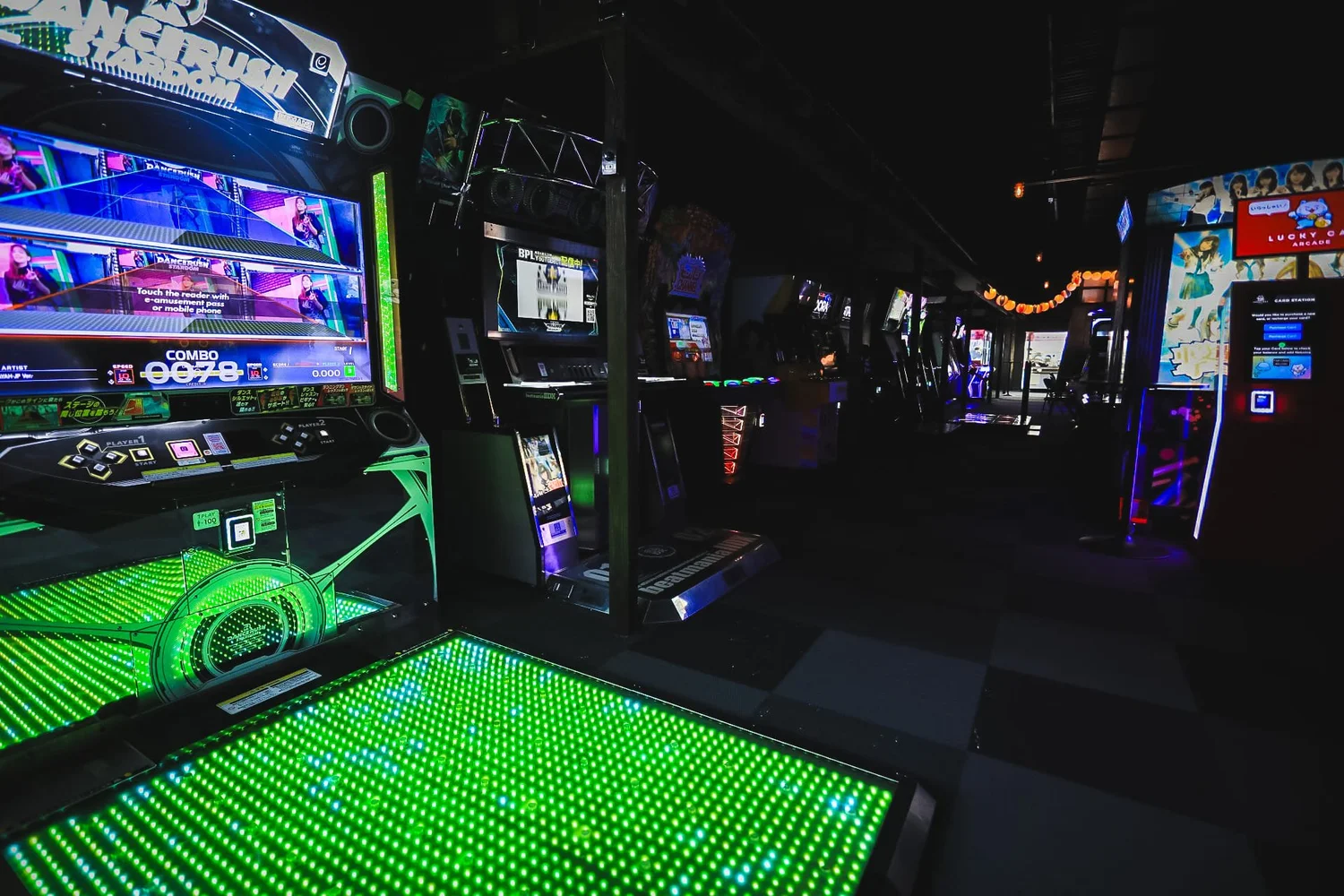LUCKY CAT ARCADE