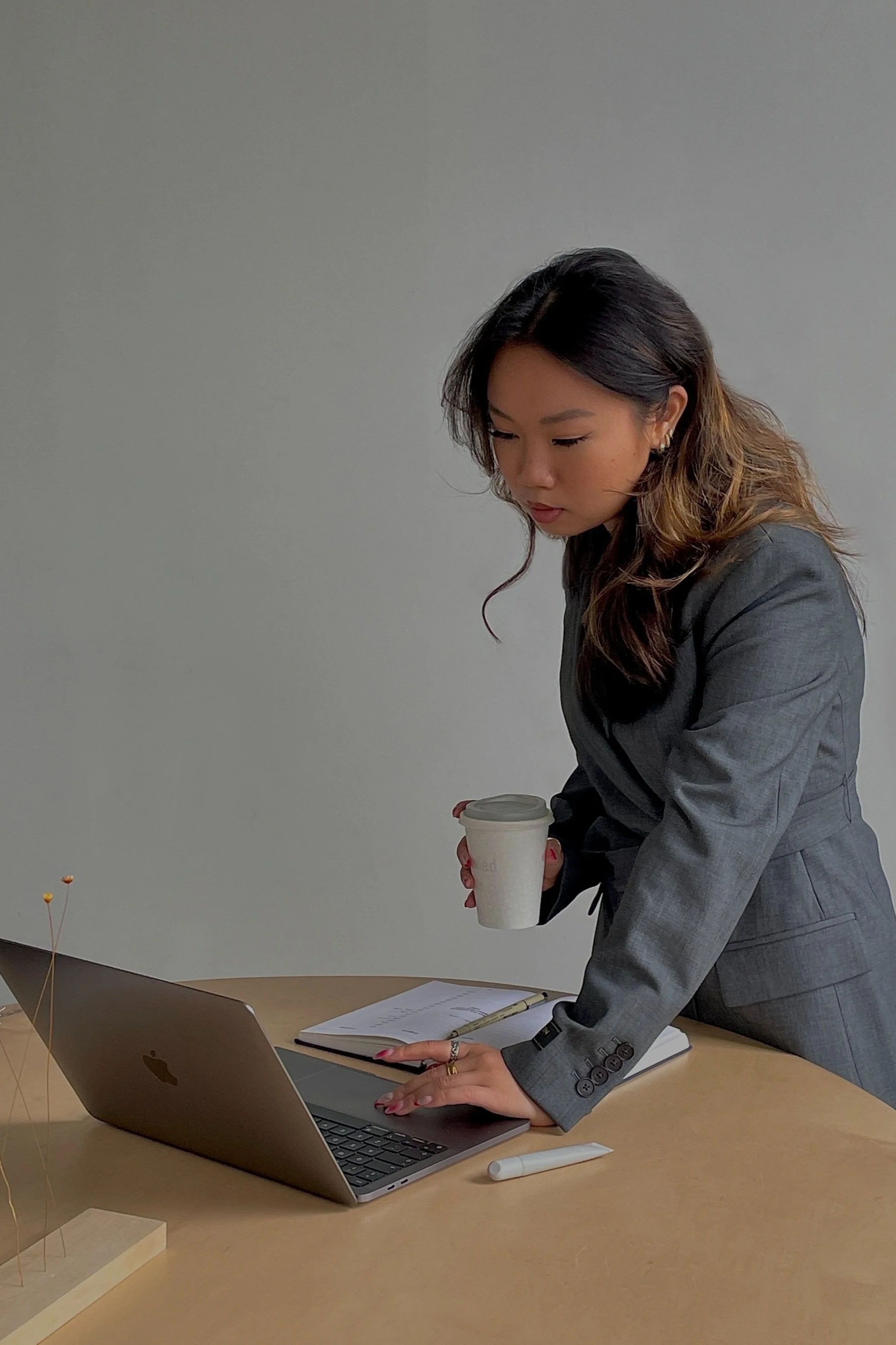 Simplifying the bts of your business - Notion Workspace Design & Strategy