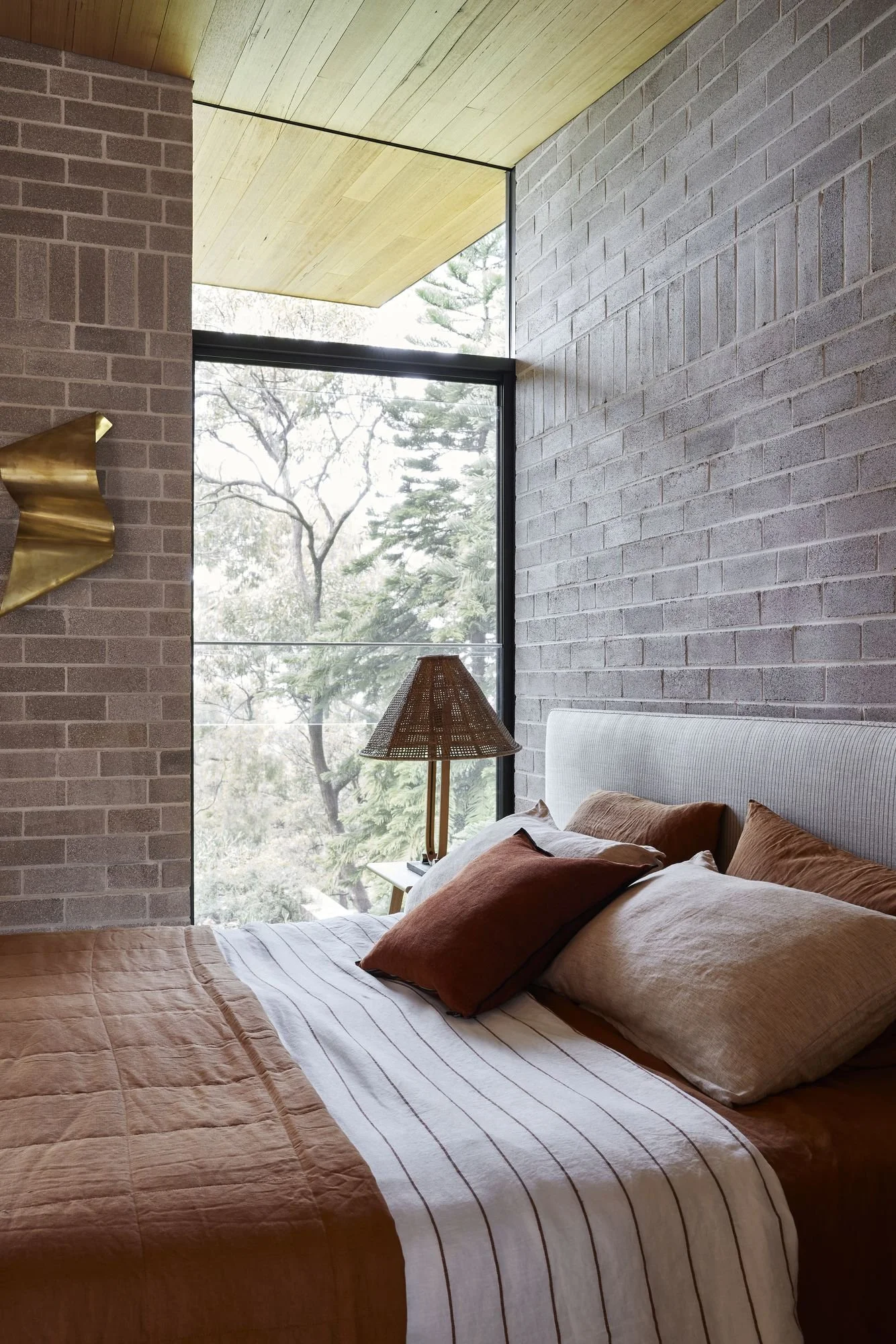 ARCHITECTSMITH & EDITOR INTERIORS: CHISHOLM HOUSE — Claire Delmar