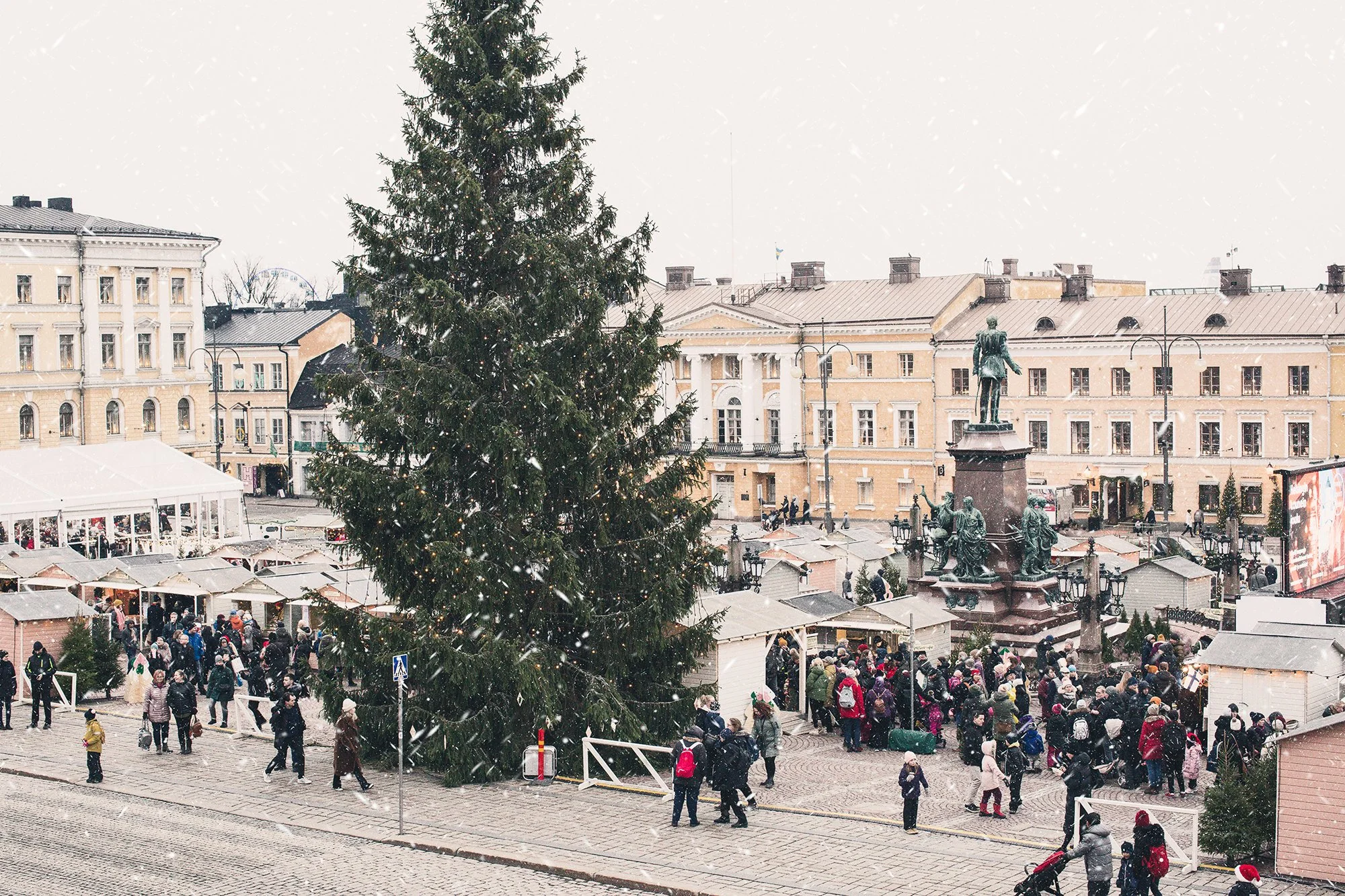 Helsinki Christmas Market — Hanna Lionel