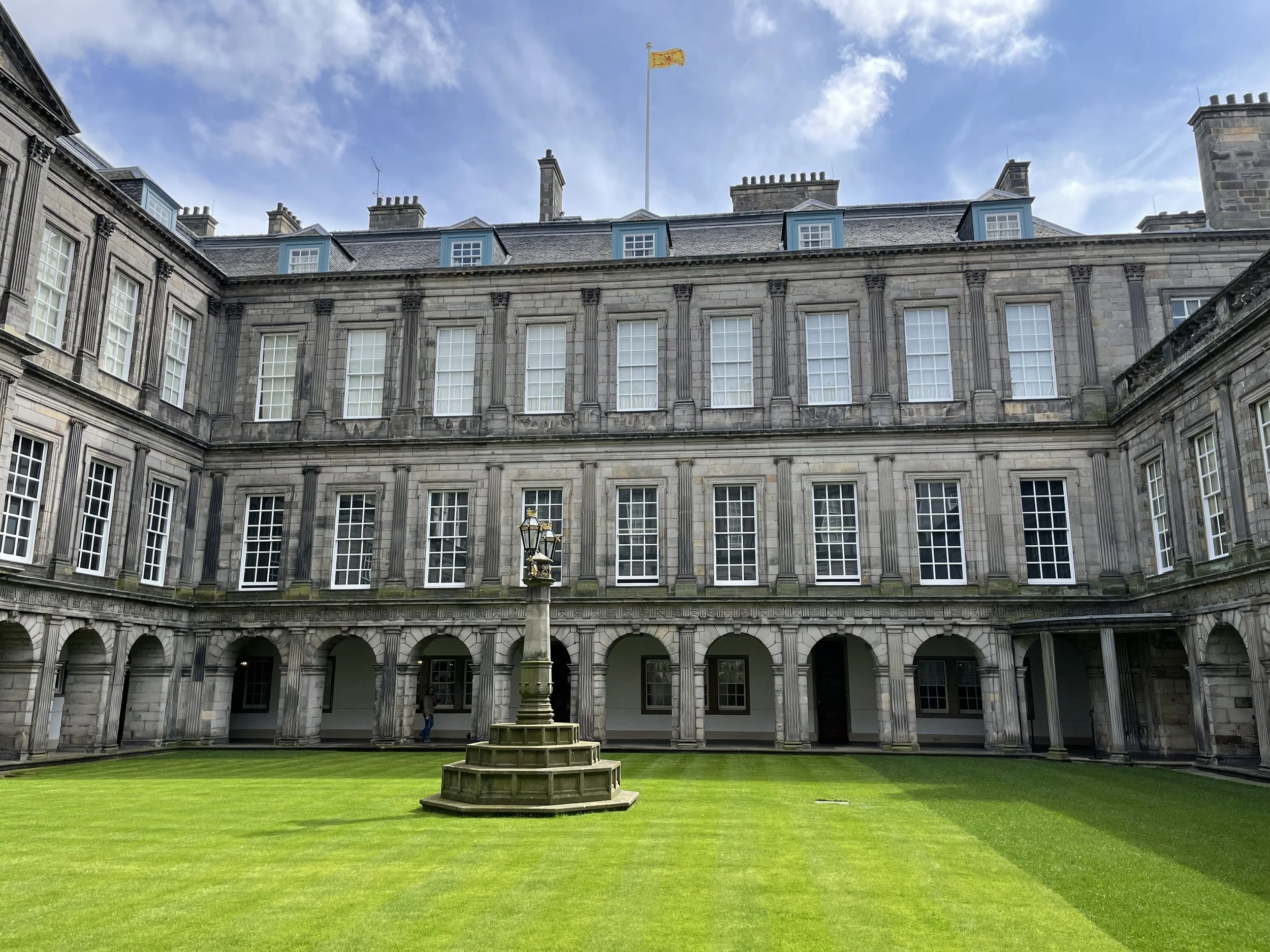 Edinburgh’s Royal residences - The Palace of Holyroodhouse — Edinburgh ...