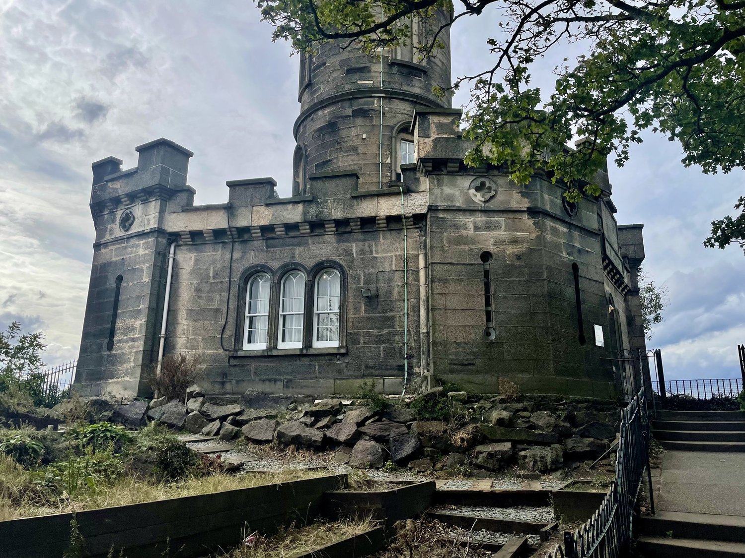 Architecture of Edinburgh - The Nelson Monument — Edinburgh Expert ...