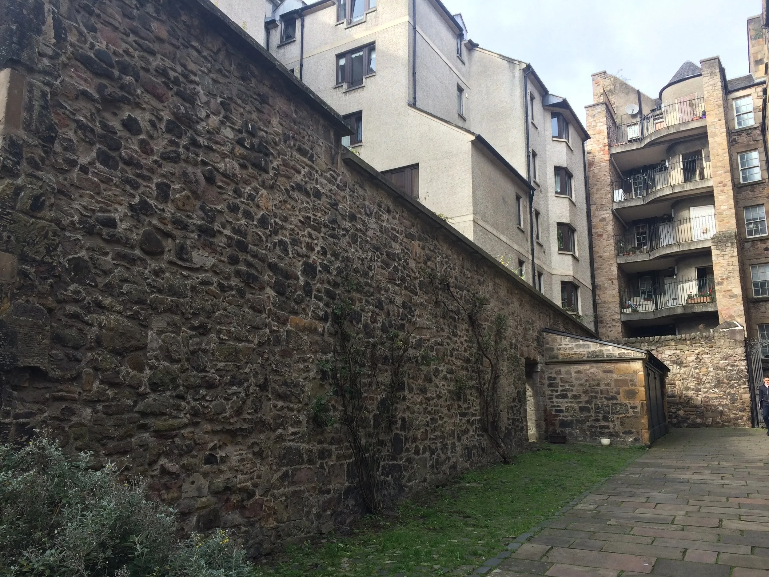 Edinburgh - From Wall to Wall — Edinburgh Expert Walking Tours